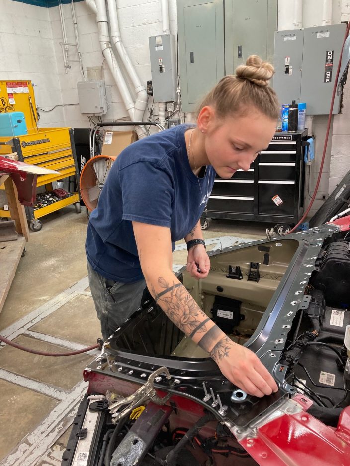 A woman’s place is in the auto shop - Observer-Reporter